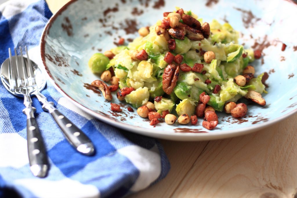 Stamppot met spruiten, noten en spek - Foodnoot.nl