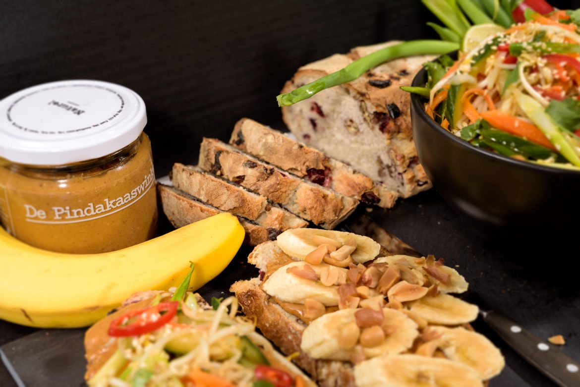 Foto brood met pindakaas 2 - verseklassenoten.nl